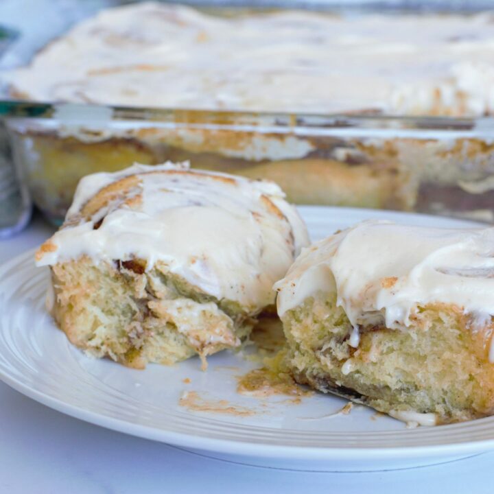 Cinnamon Rolls : The Girl Who Was Hungry